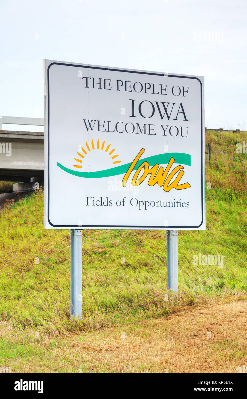 The People of Iowa Welcome You sign Stock Photo - Alamy
