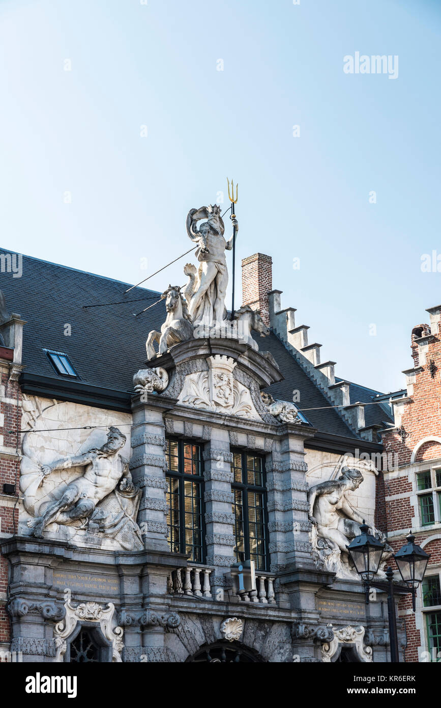 Sculpture building architecture hi-res stock photography and images - Alamy