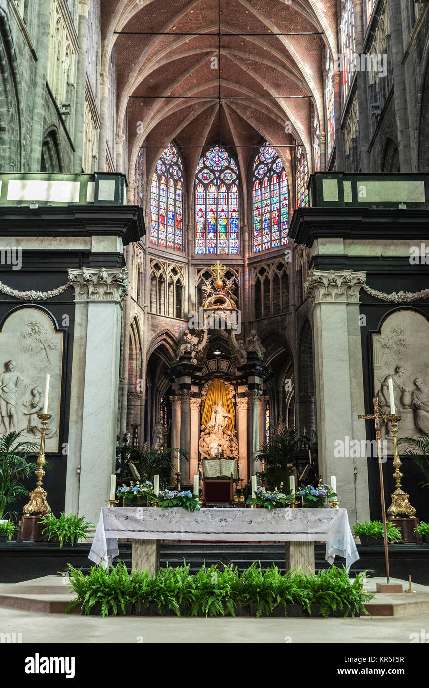 Altar of the Saint Bavo Cathedral (also known as Sint-Baafs Cathedral ...