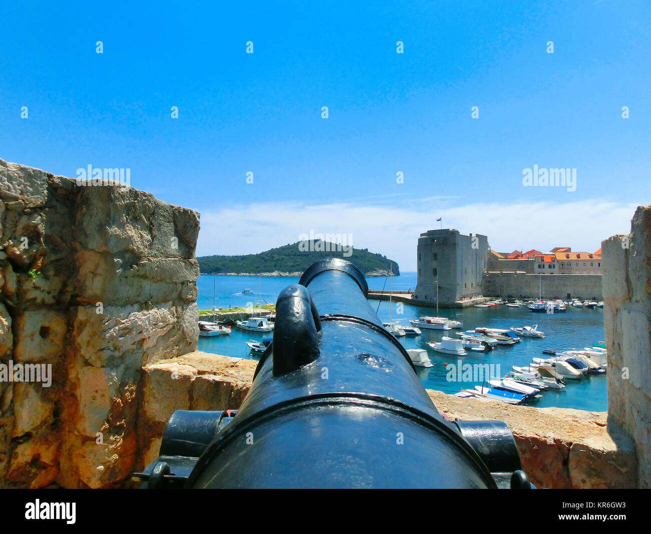 Old canon on Fort Lovrijenac or St. Lawrence Fortress in Dubrovnik ...