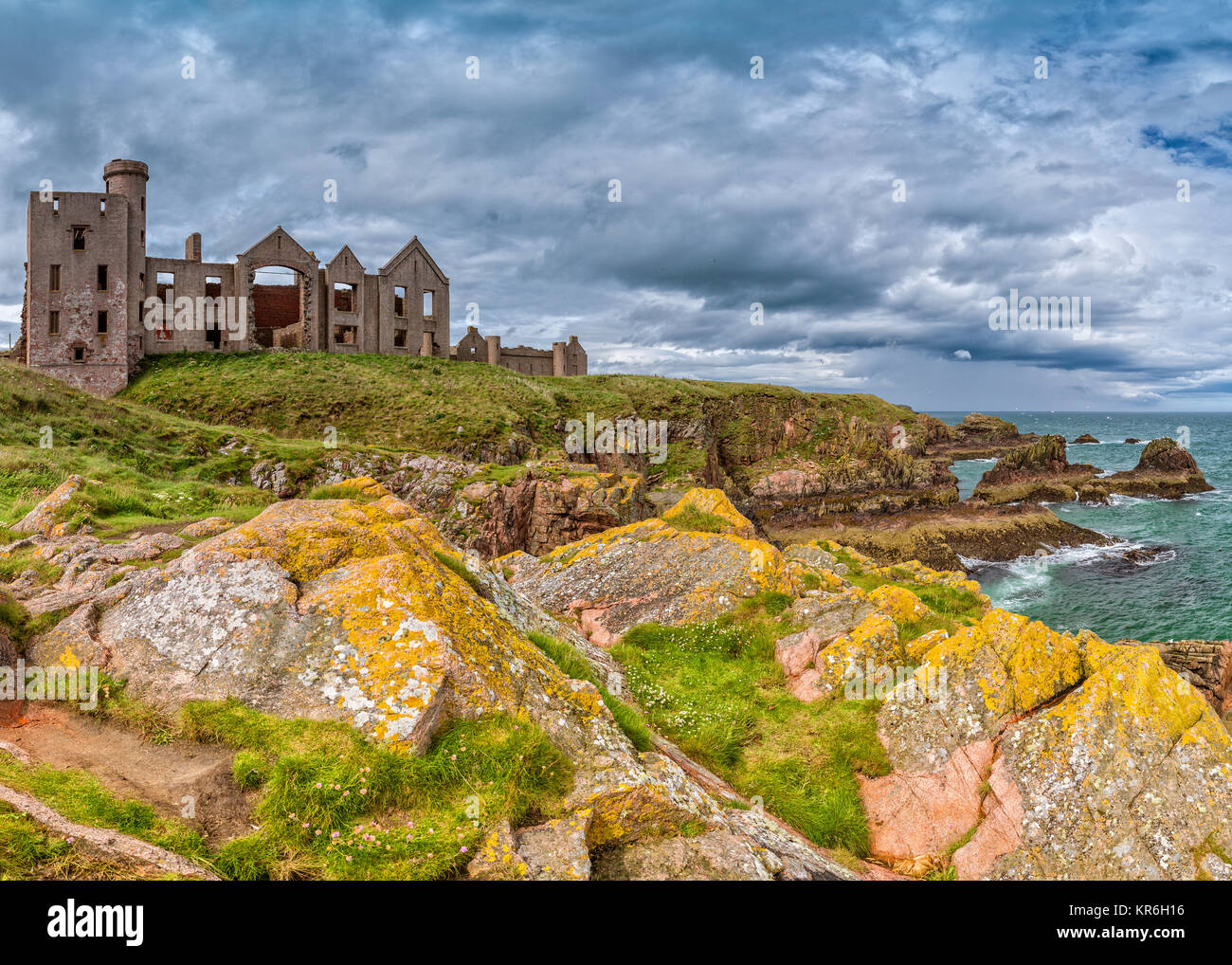New slains castle aberdeenshire hi-res stock photography and images - Alamy