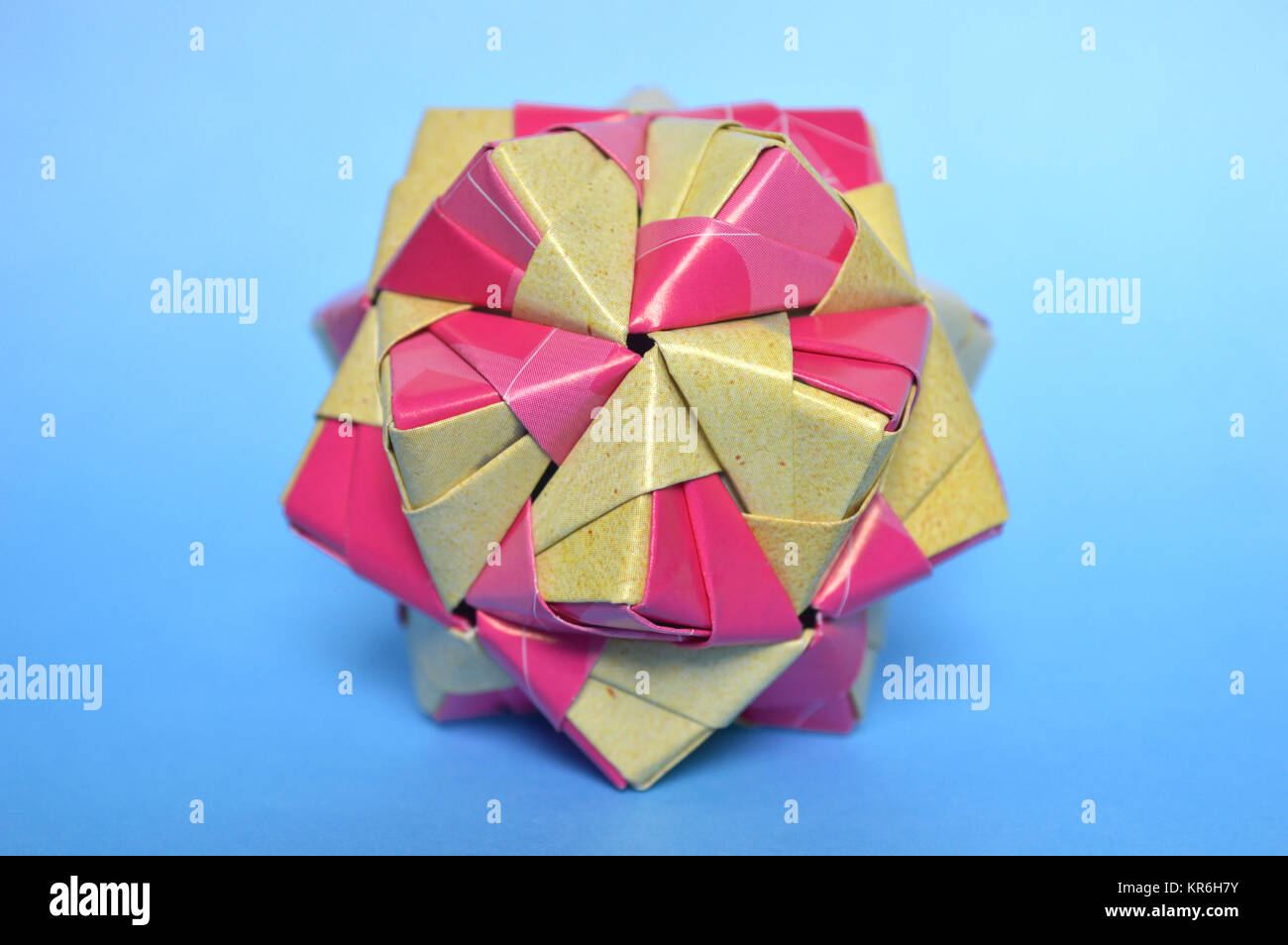 Modular origami hi-res stock photography and images - Alamy