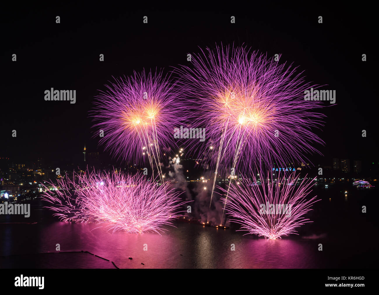 Pink fireworks hi-res stock photography and images - Alamy
