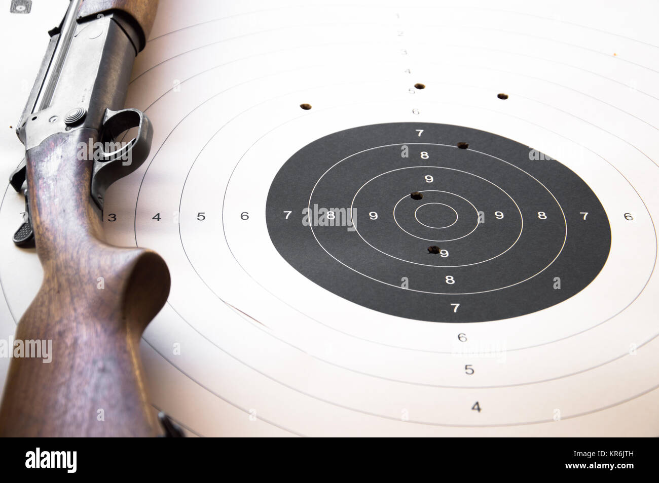 target with gun Stock Photo - Alamy