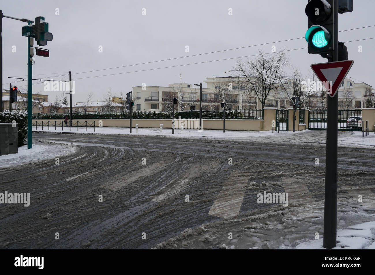 Heavy urban snowfall, Lyon, France Stock Photo - Alamy