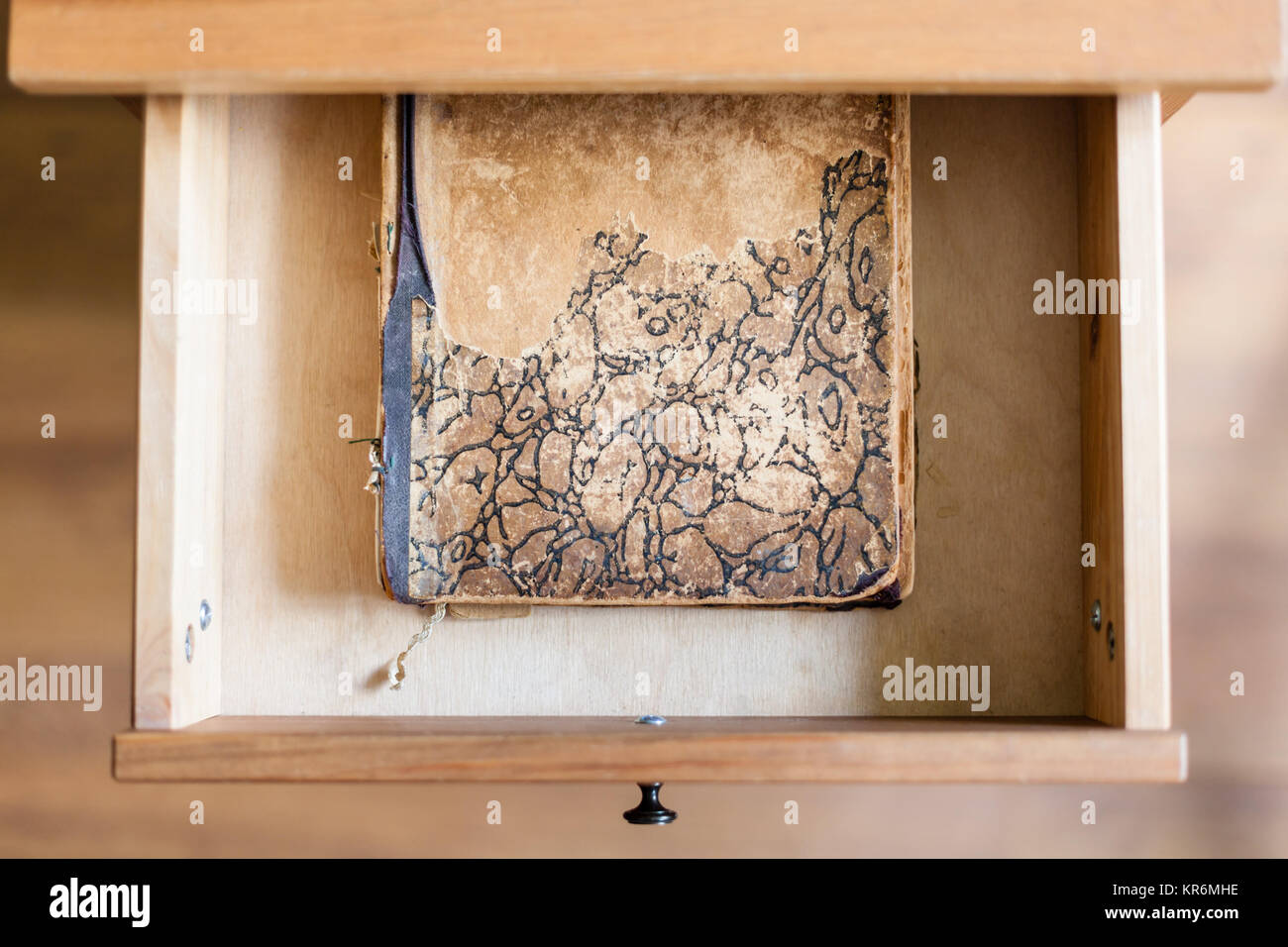 Open drawer old desk hi-res stock photography and images - Alamy