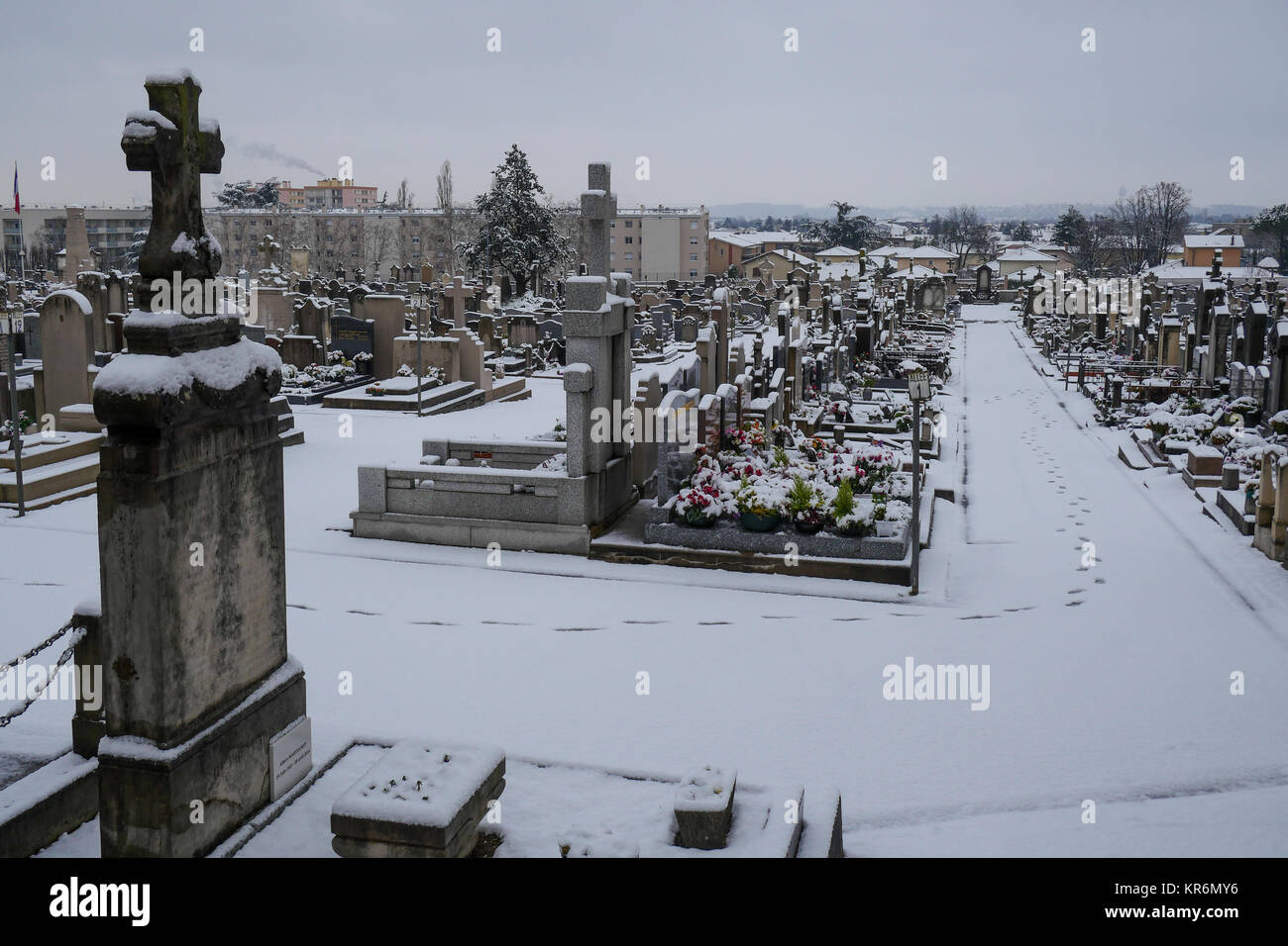Heavy urban snowfall, Lyon, France Stock Photo - Alamy