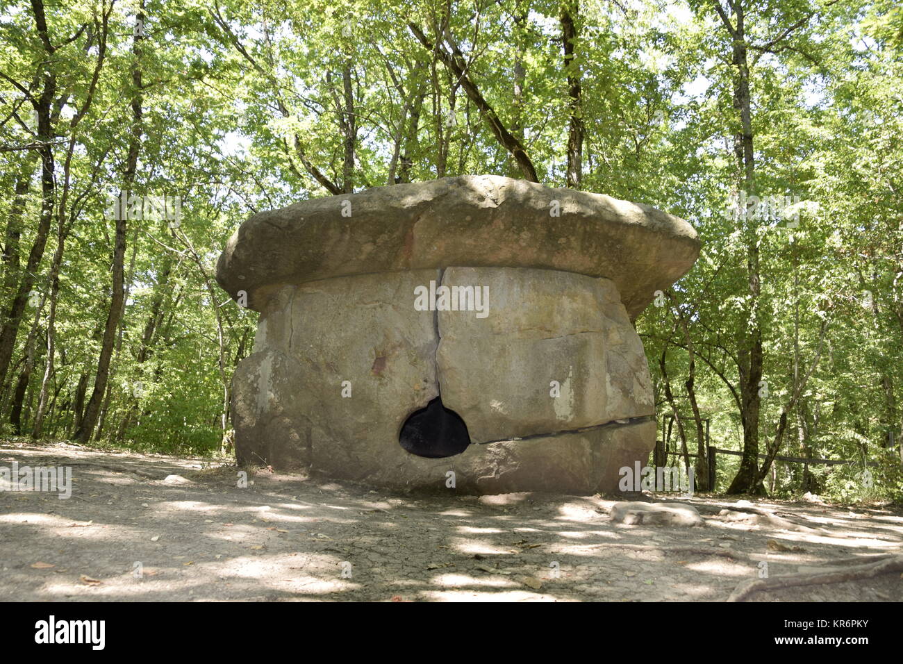 Big Shapsug dolmen Stock Photo - Alamy