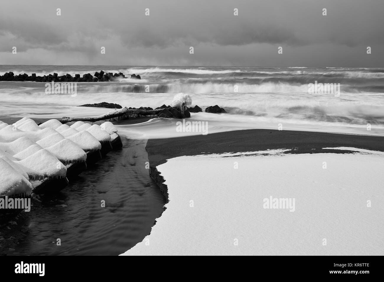 Japan sea wave Black and White Stock Photos & Images - Alamy