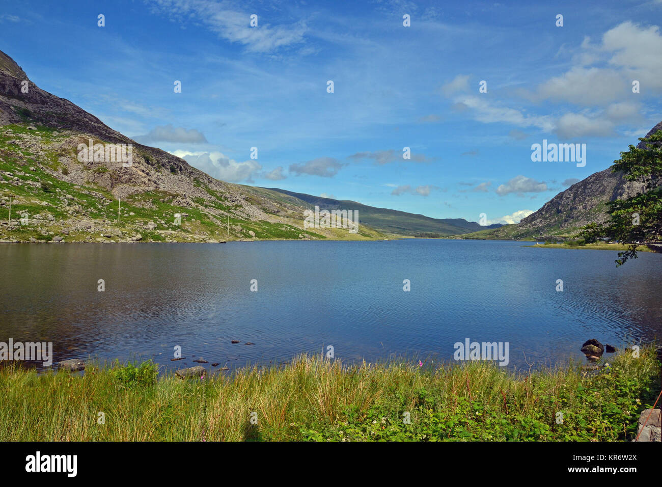 Llyn Ogwen view from the roadside, below Mount Tryfan, Snowdonia, Wales ...
