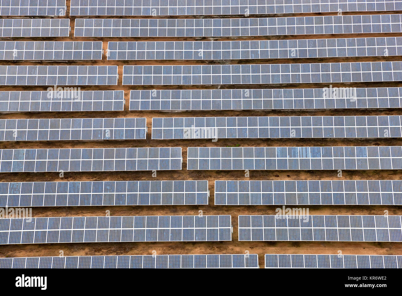 Giant solar panels hi-res stock photography and images - Alamy