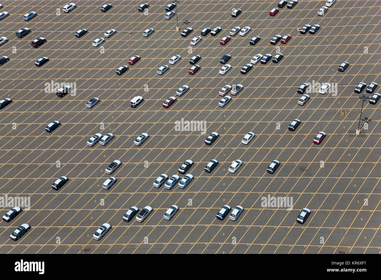 Aerial view of large car park with large number of parked cars Stock ...