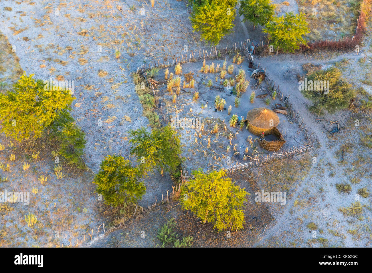 Traditional african hut hi-res stock photography and images - Alamy