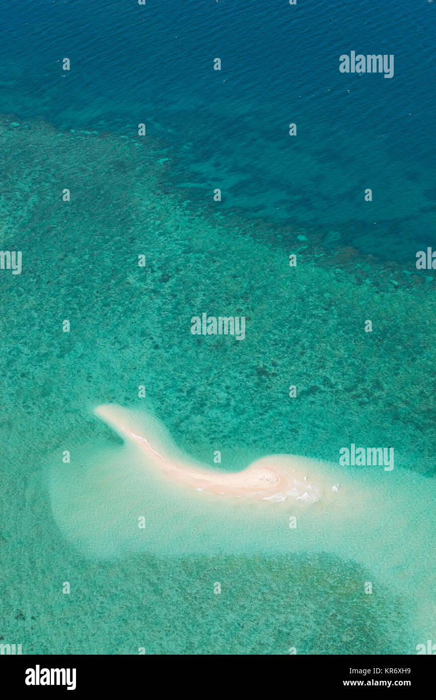 Aerial view of small sandy reef in the Pacific Ocean Stock Photo - Alamy