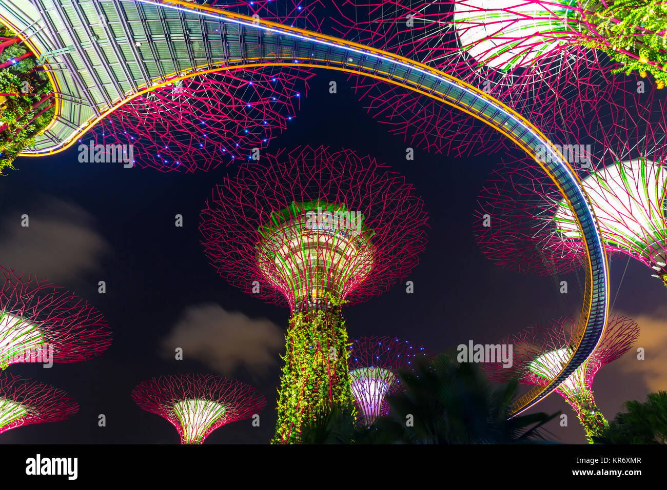 Electric supertree hi-res stock photography and images - Alamy