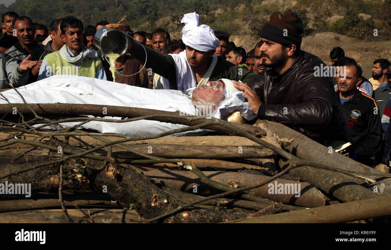 Relatives attend funeral ceremony hi-res stock photography and images ...