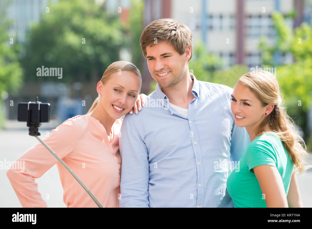 Selfiestick mobile hi-res stock photography and images - Alamy