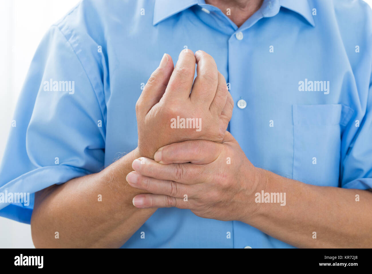 Person Suffering From Wrist Pain Stock Photo - Alamy