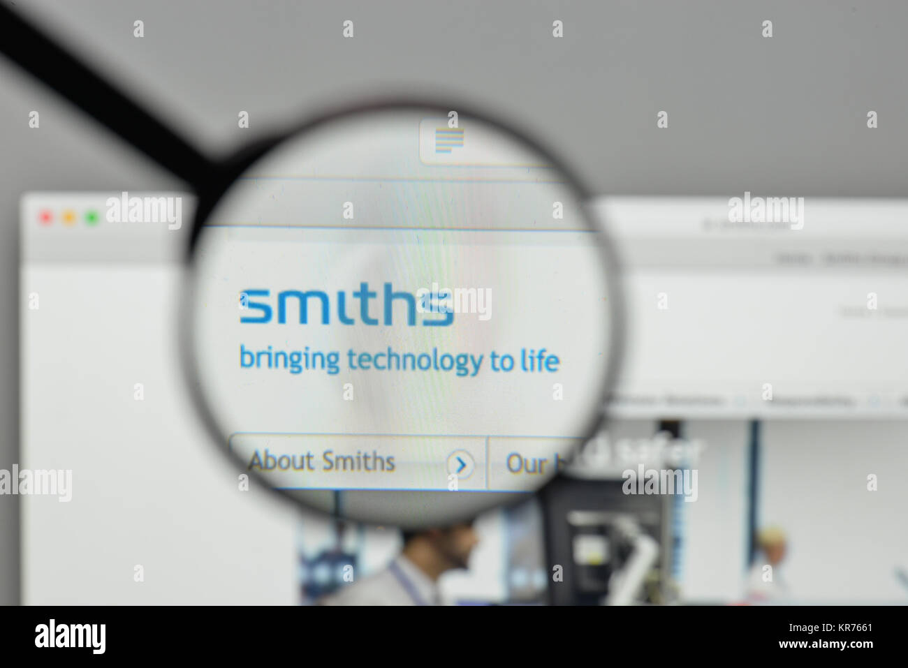 Smiths group hi-res stock photography and images - Alamy