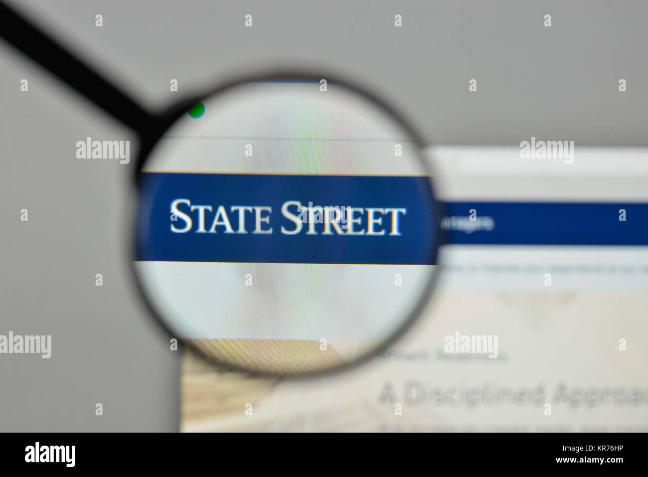 State street corporation logo hi-res stock photography and images - Alamy