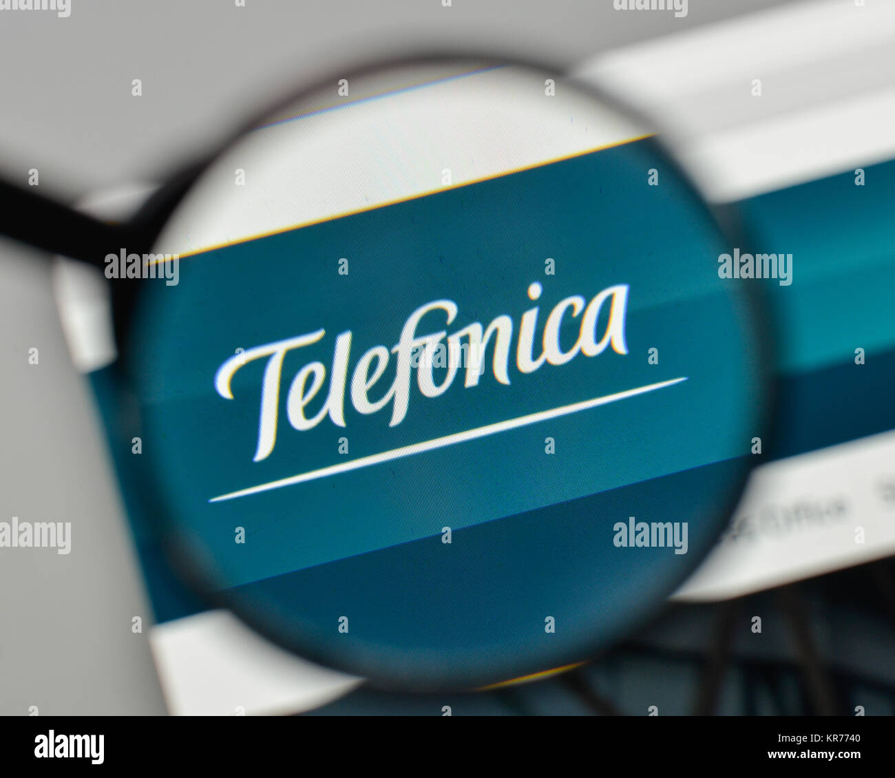 Telefonica logo hi-res stock photography and images - Alamy