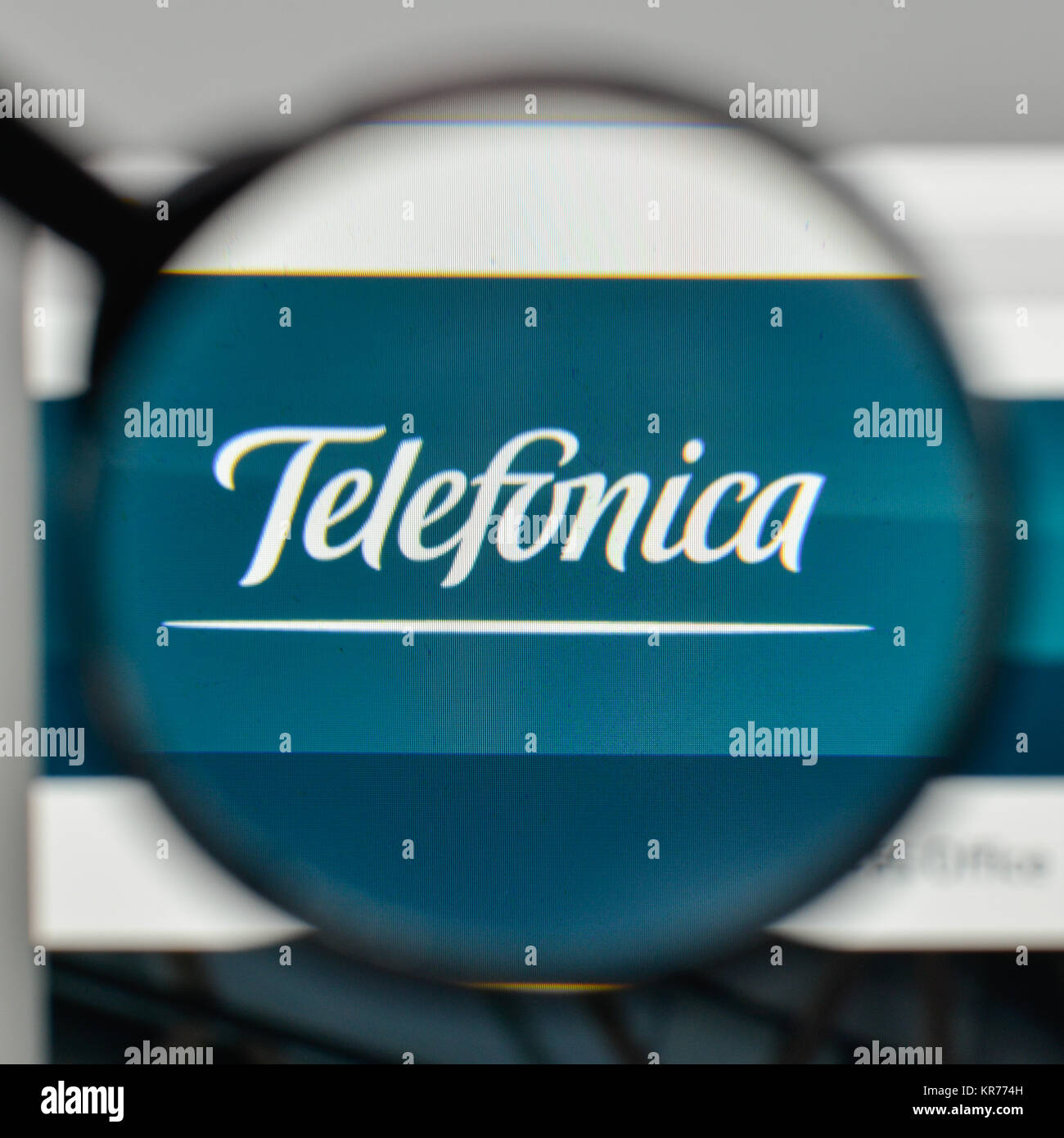 Telefonica logo hi-res stock photography and images - Alamy