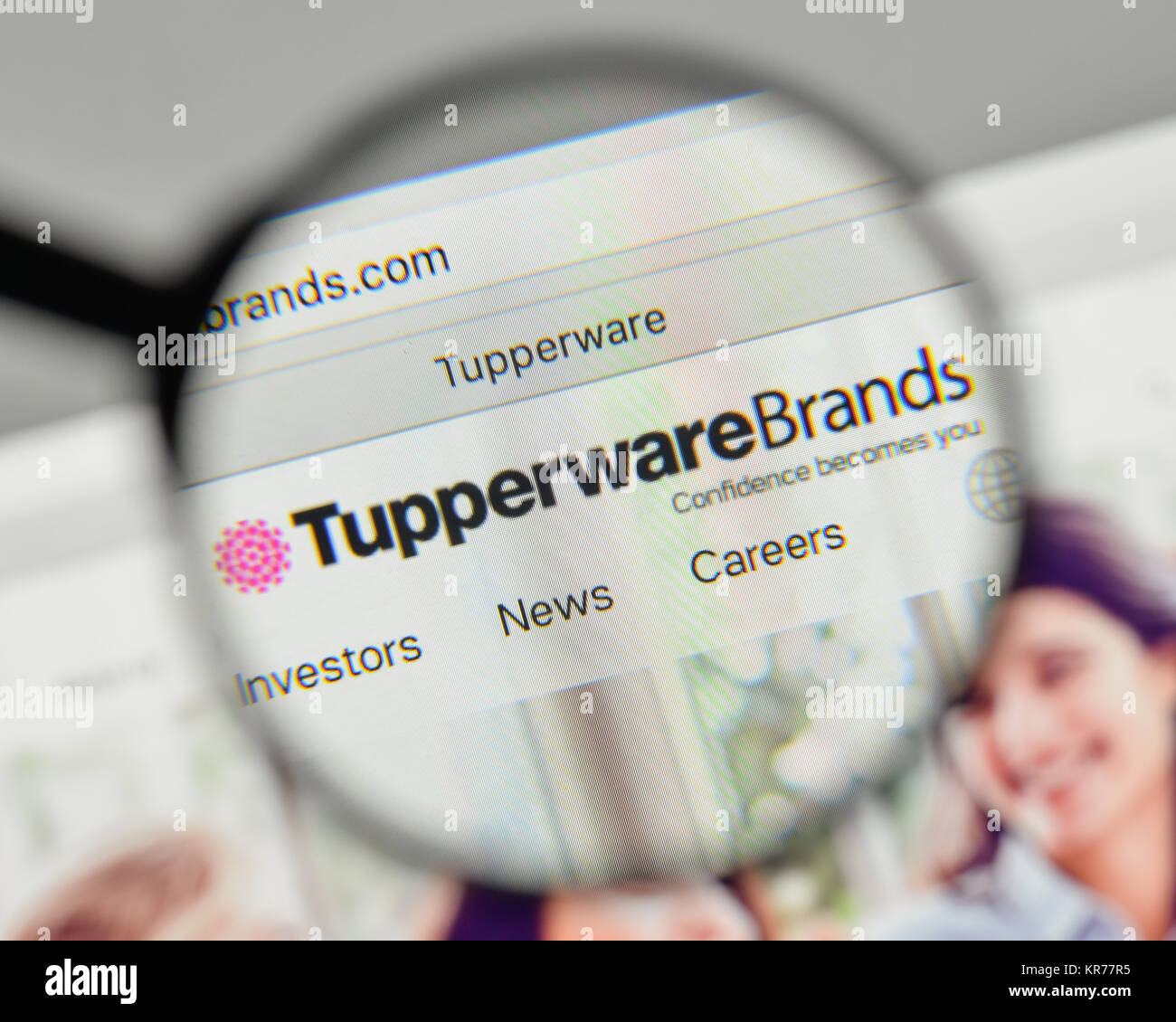 Tupperware logo hi-res stock photography and images - Alamy