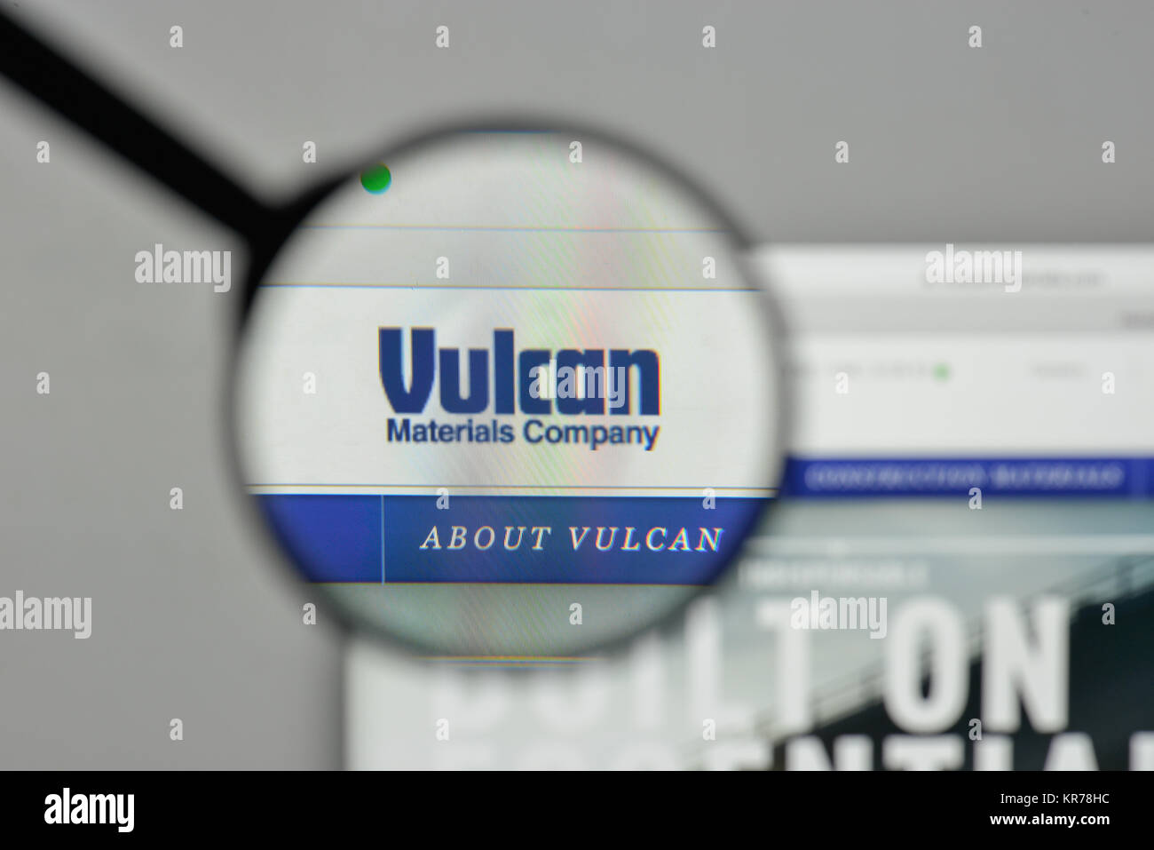 Vulcan materials logo hi-res stock photography and images - Alamy