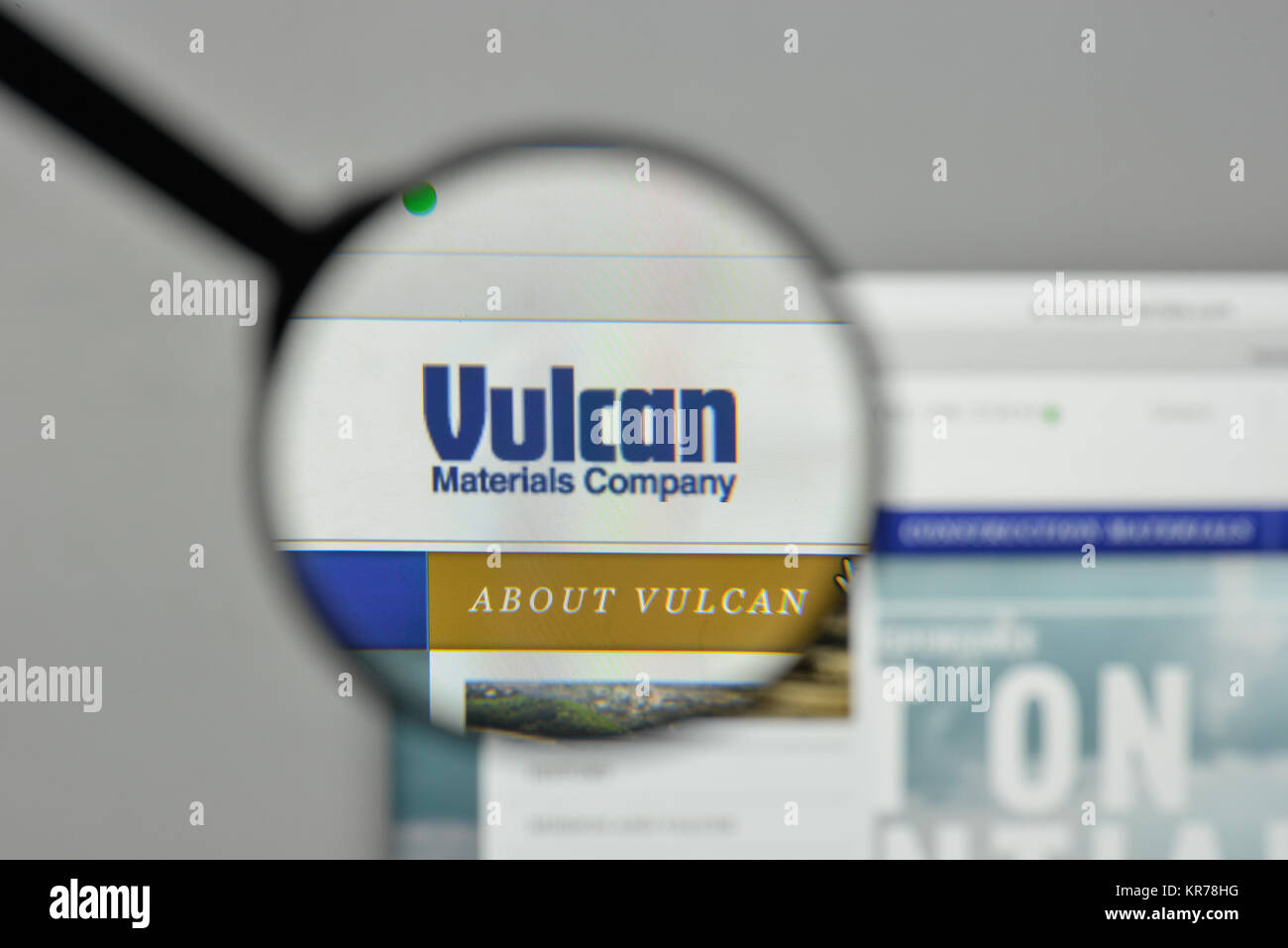 Vulcan materials logo hi-res stock photography and images - Alamy