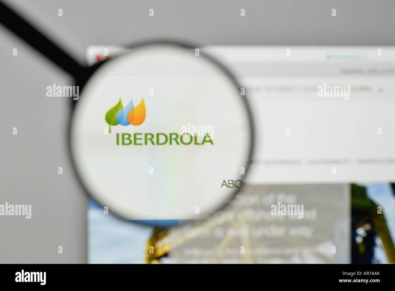 Iberdrola logo hi-res stock photography and images - Alamy