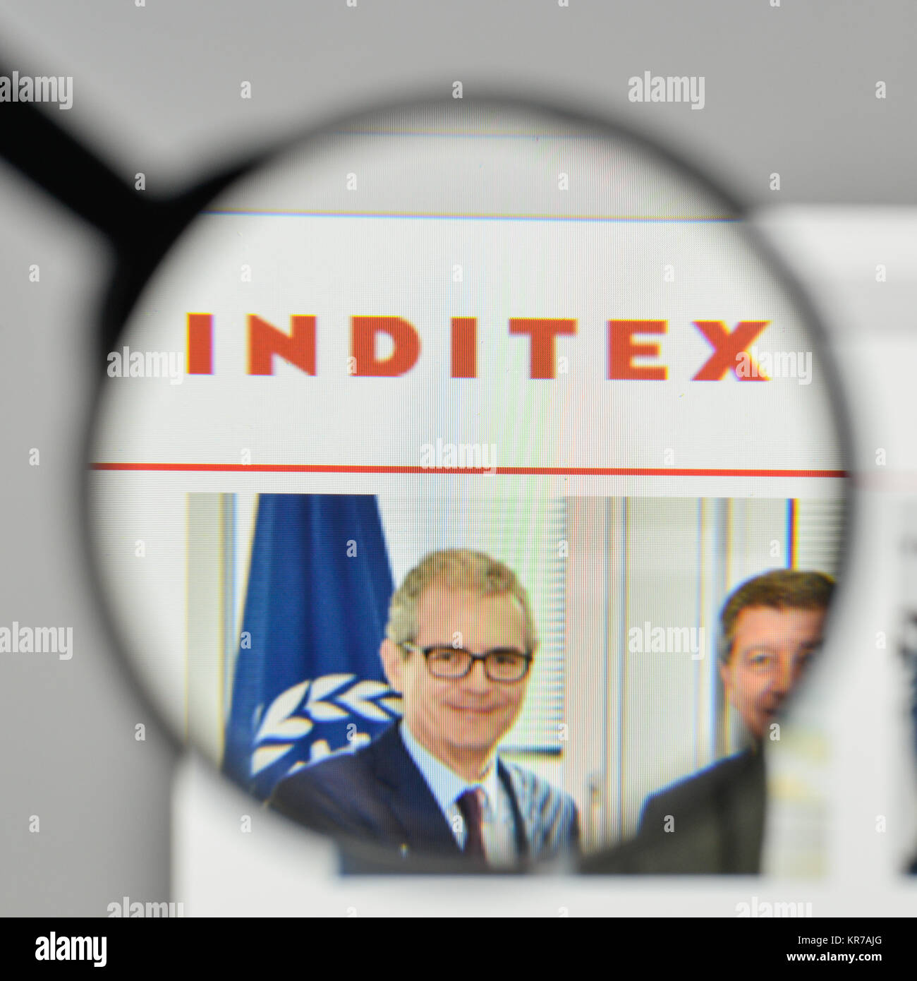 Inditex logo hi-res stock photography and images - Alamy