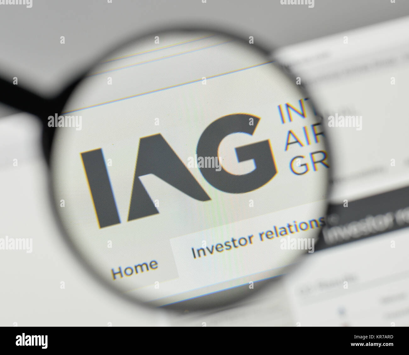 International airlines group logo hi-res stock photography and images ...