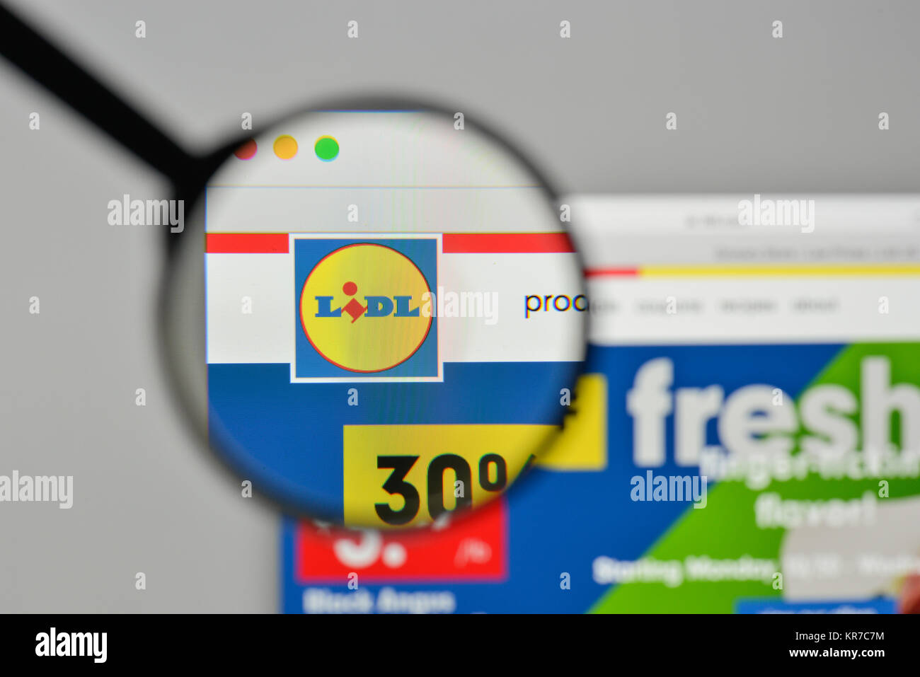 Lidl website hi-res stock photography and images - Alamy