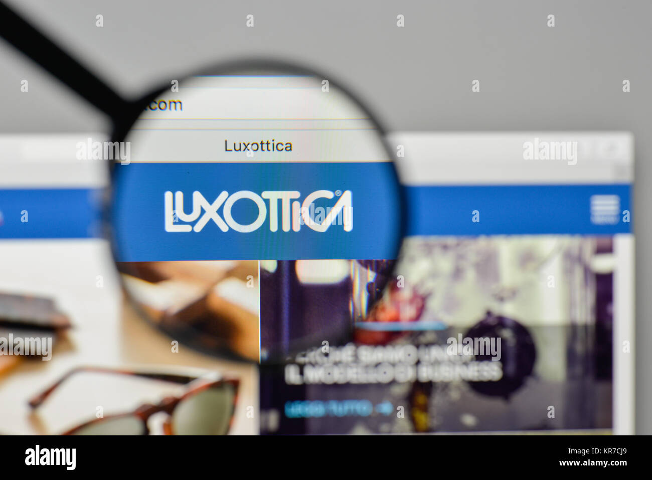 Luxottica hi-res stock photography and images - Alamy