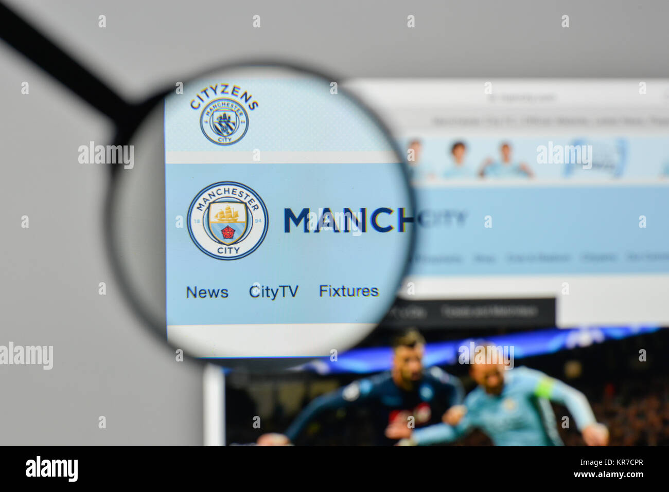 Manchester city logo hi-res stock photography and images - Alamy