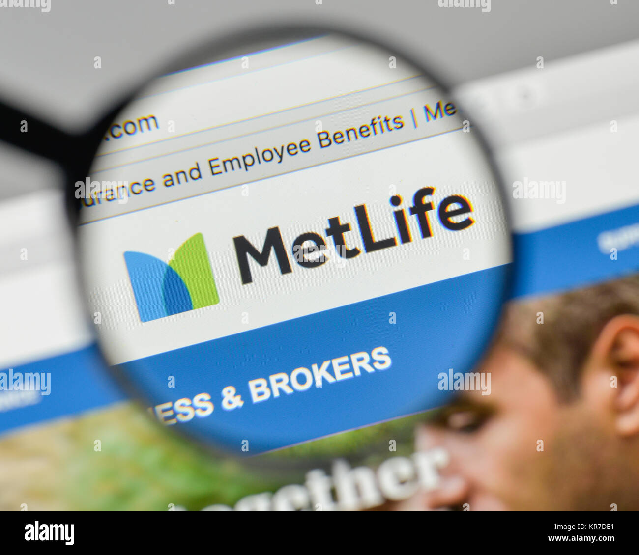 Met life logo hi-res stock photography and images - Alamy