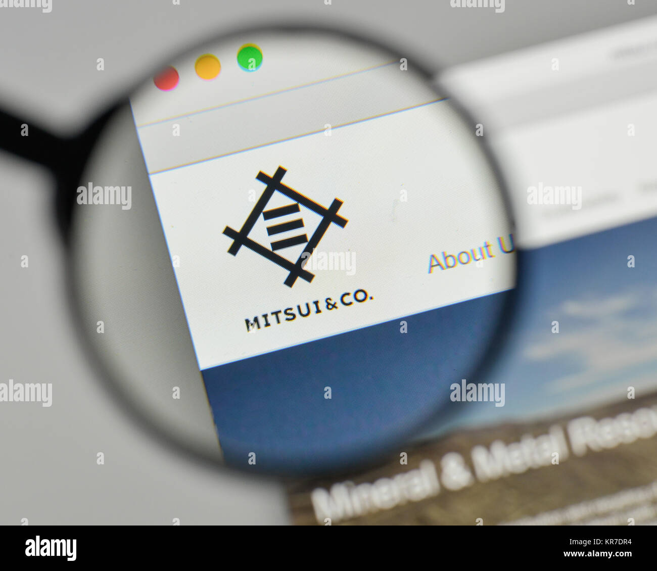 Mitsui logo hi-res stock photography and images - Alamy