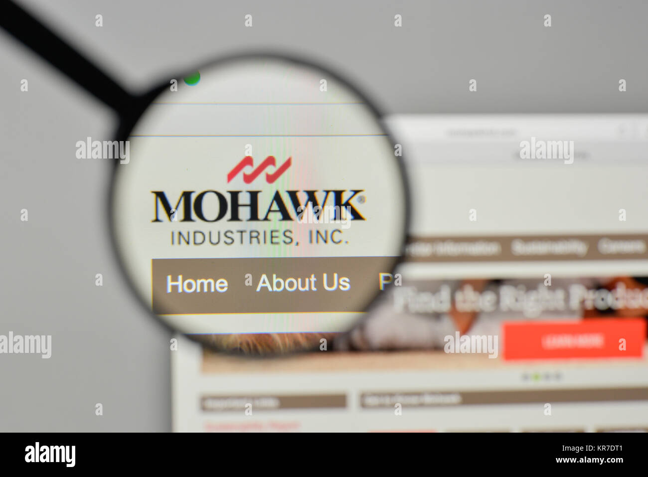 Mohawk industries logo hi-res stock photography and images - Alamy