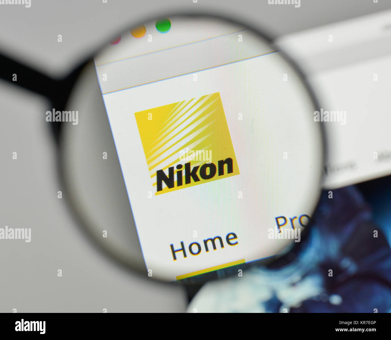Nikon logo hi-res stock photography and images - Alamy