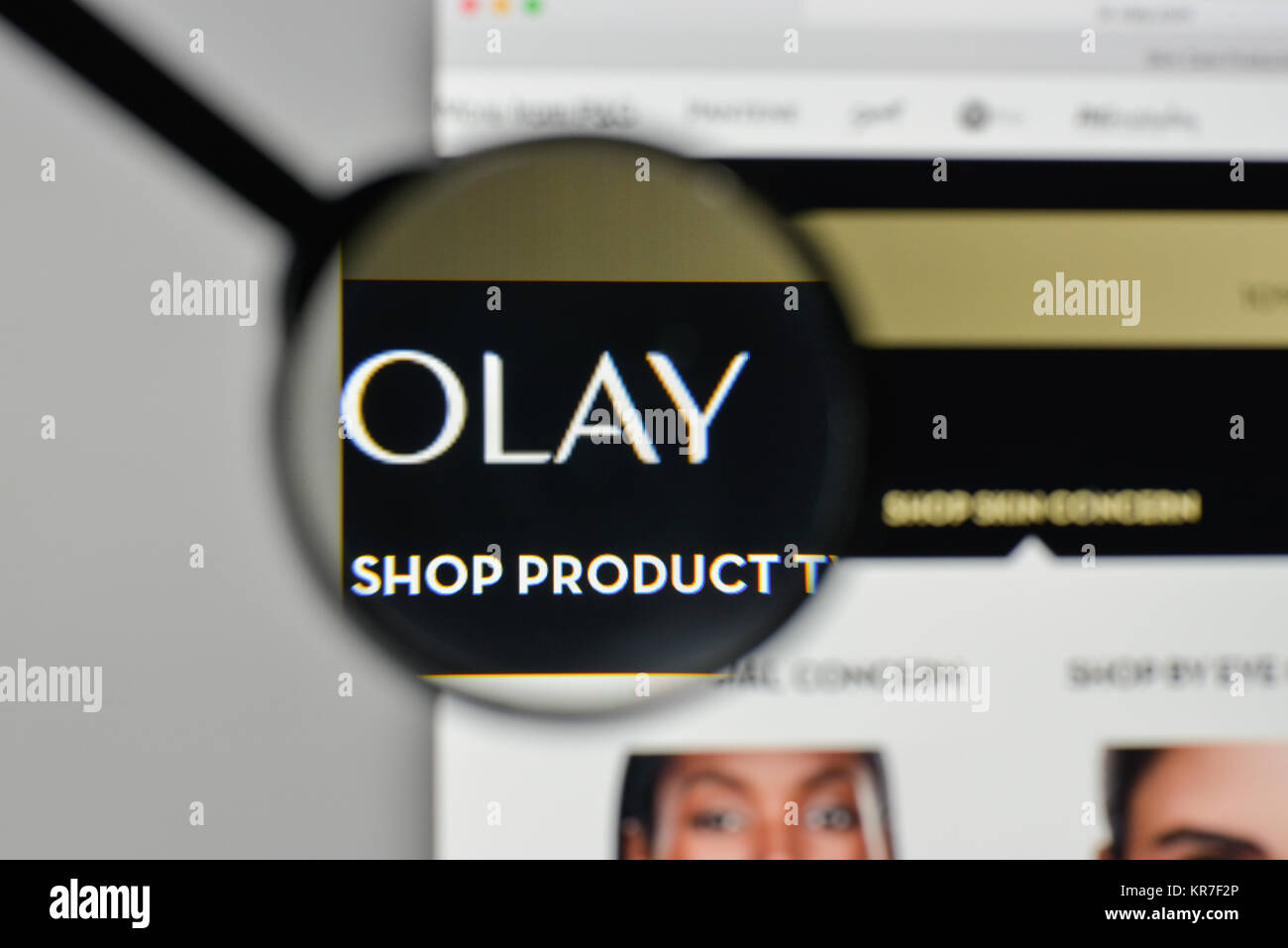 Olay logo hi-res stock photography and images - Alamy