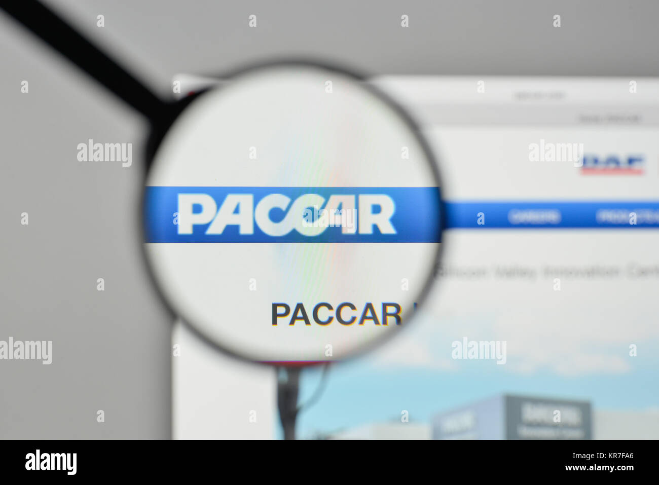Paccar logo hi-res stock photography and images - Alamy