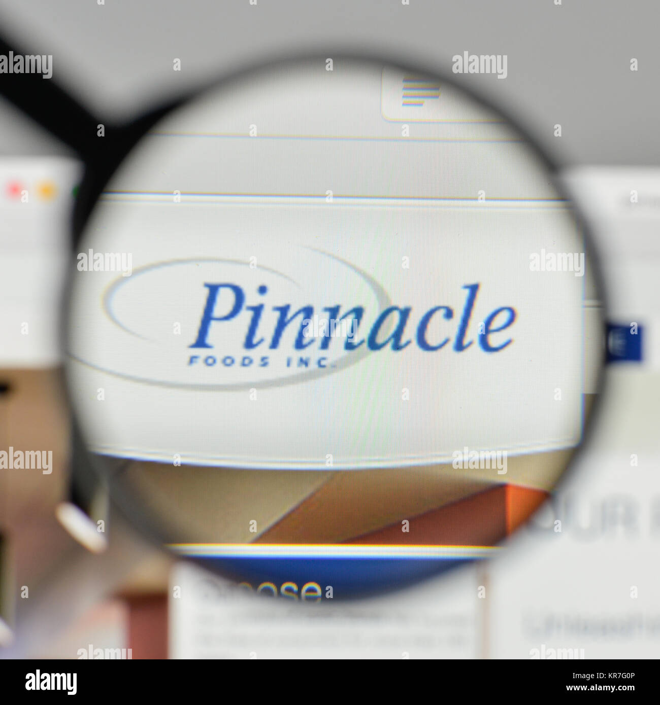 Pinnacle logo hi-res stock photography and images - Alamy