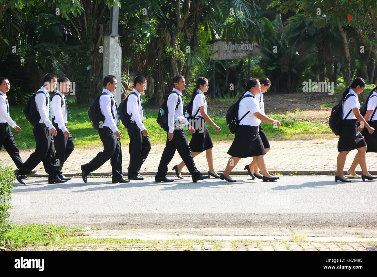 Thailand university student graduation hi-res stock photography and ...