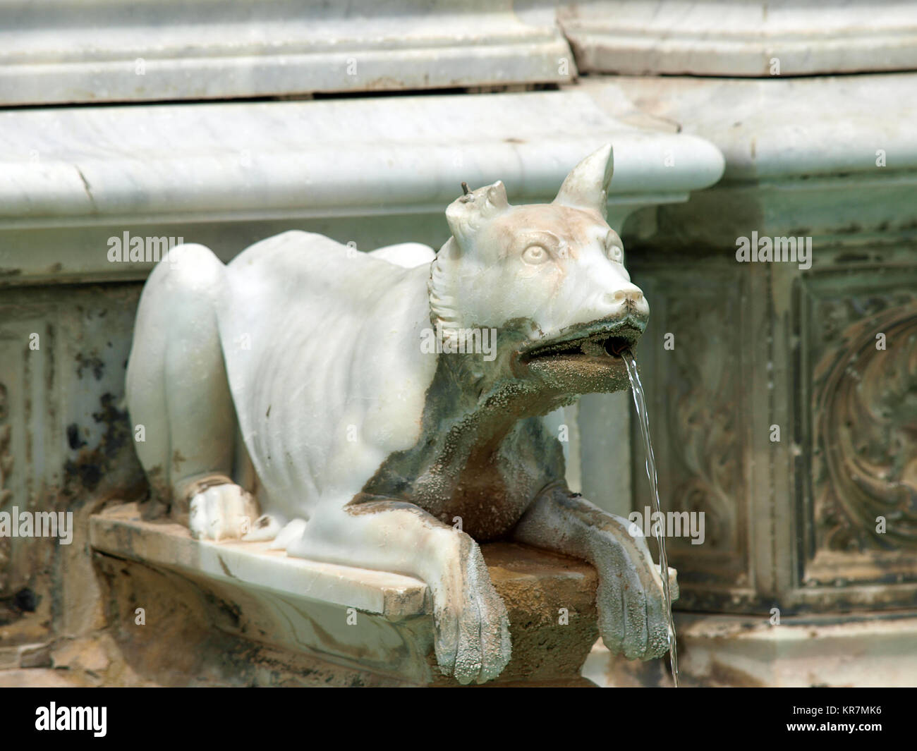 the Fonte Gaia (Fountain of Joy), Piazza del Campo, Siena Stock Photo ...