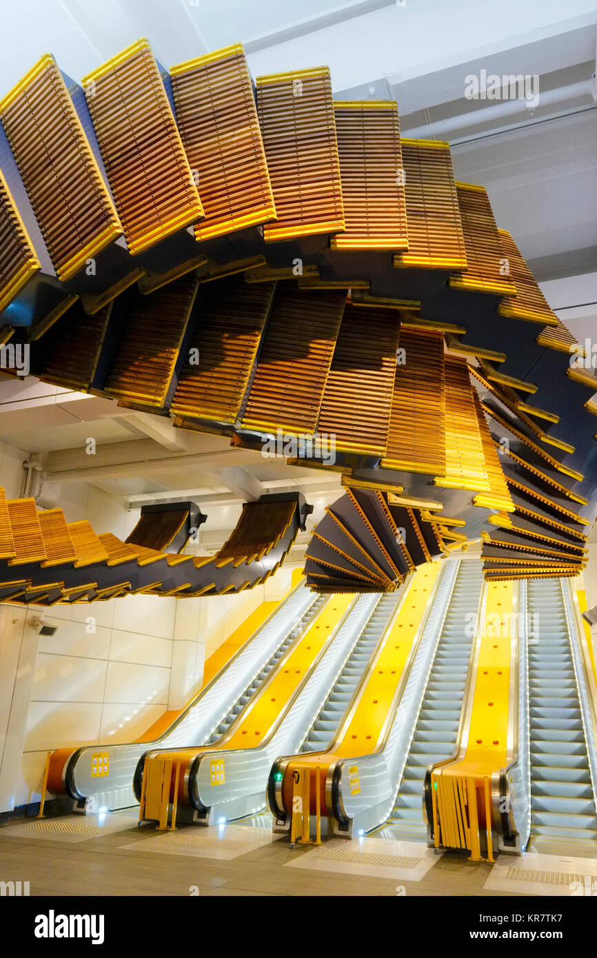 The 'Interloop' sculpture by Chris Fox in Wynyard train station in ...