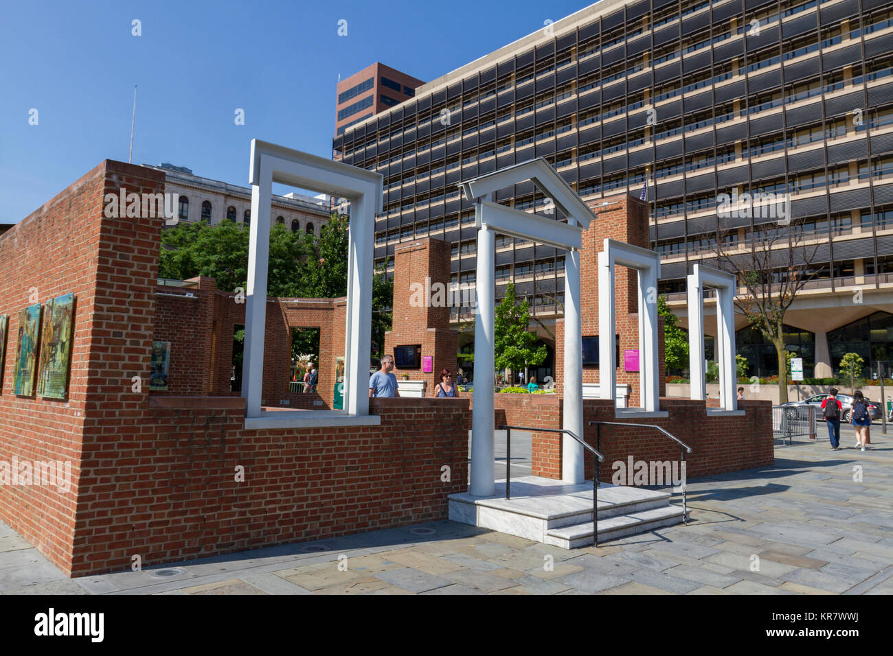 The President's House, leading to the entrance to the Liberty Bell ...