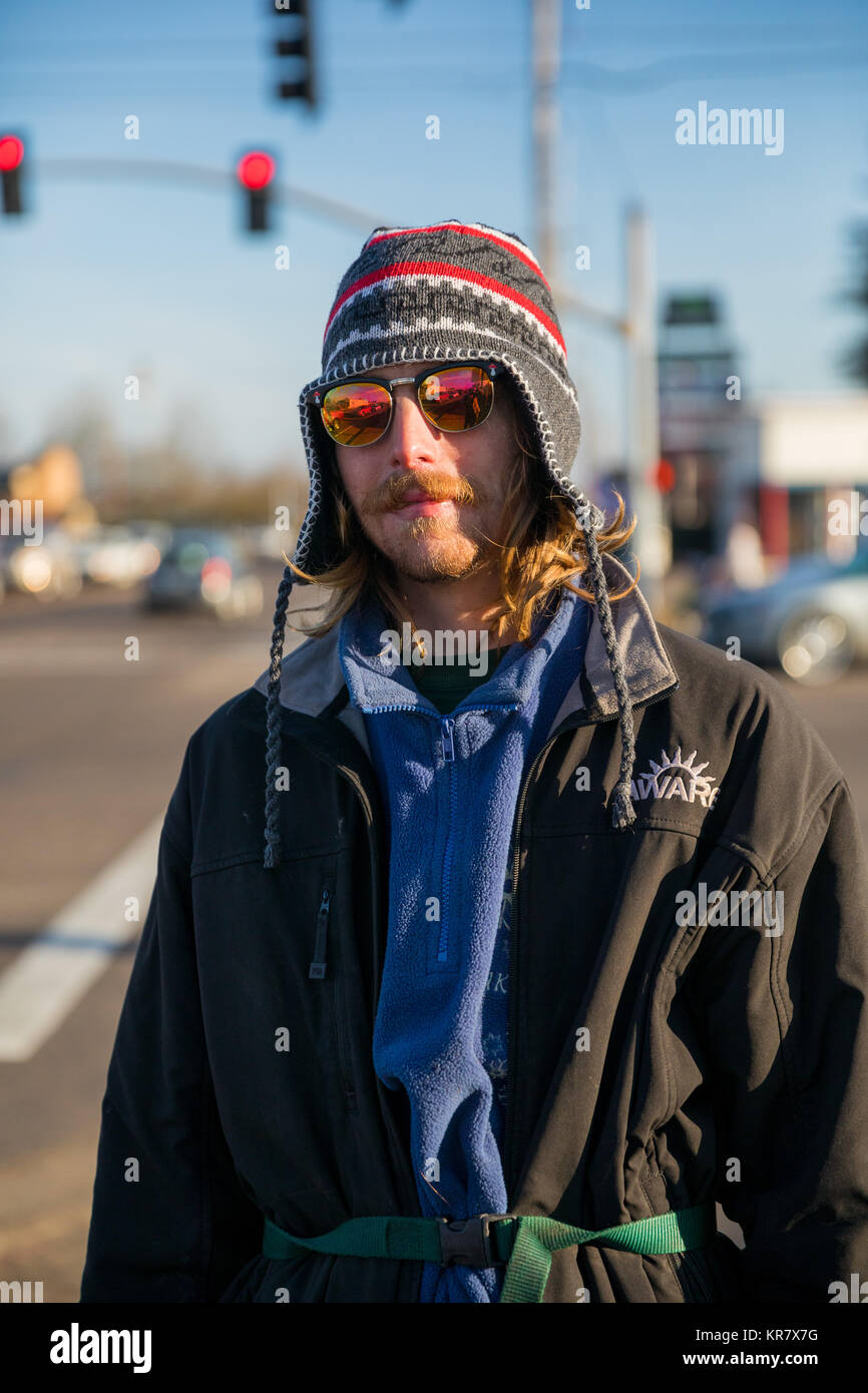 Begging on street corner hi-res stock photography and images - Alamy
