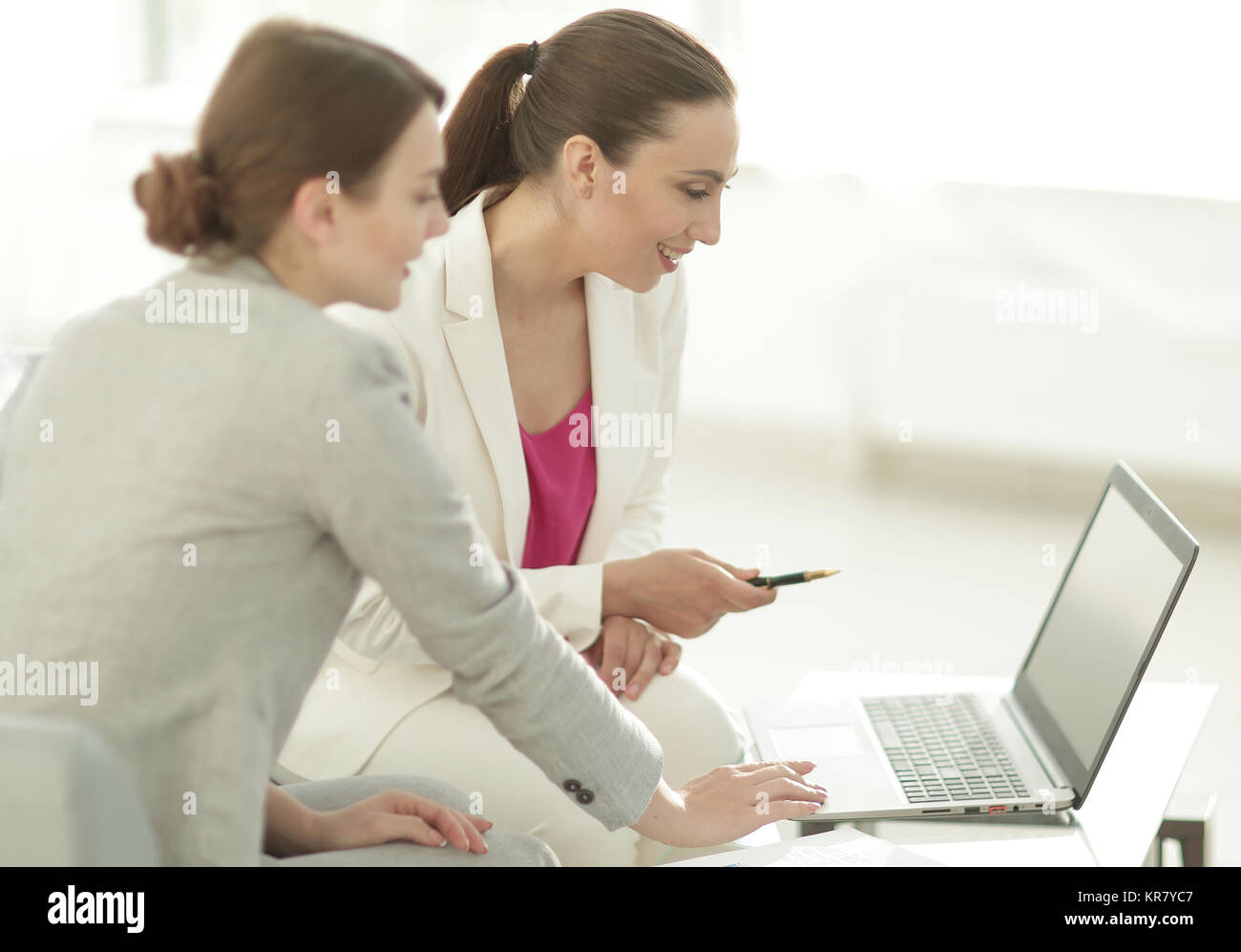 women Bank employees in the office Stock Photo - Alamy