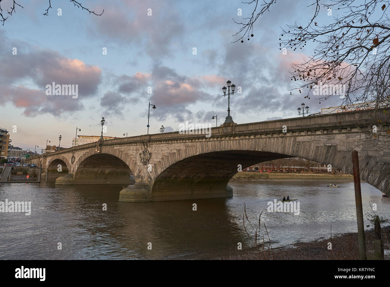 Kew bridge london hi-res stock photography and images - Alamy