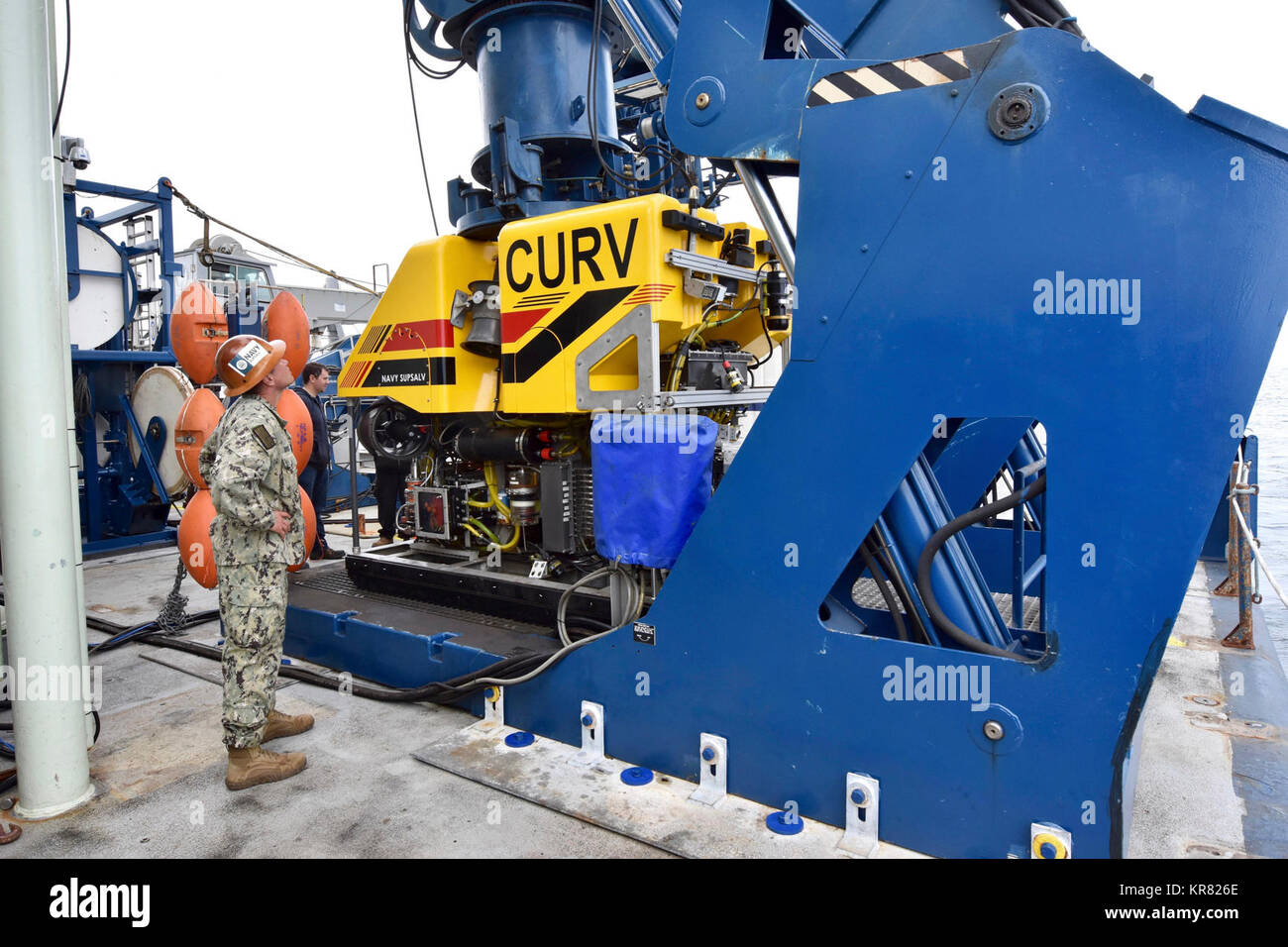 Cable underwater recovery vehicle hi-res stock photography and images ...